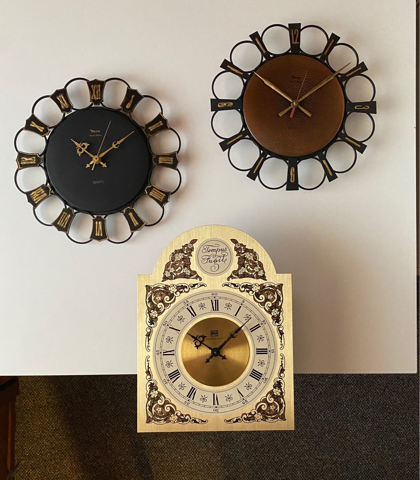 različne ure stenska ura zlatarne celje insa