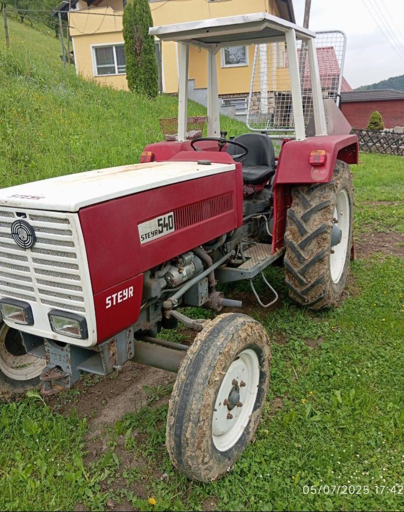PRODAM TRAKTOR STEYR