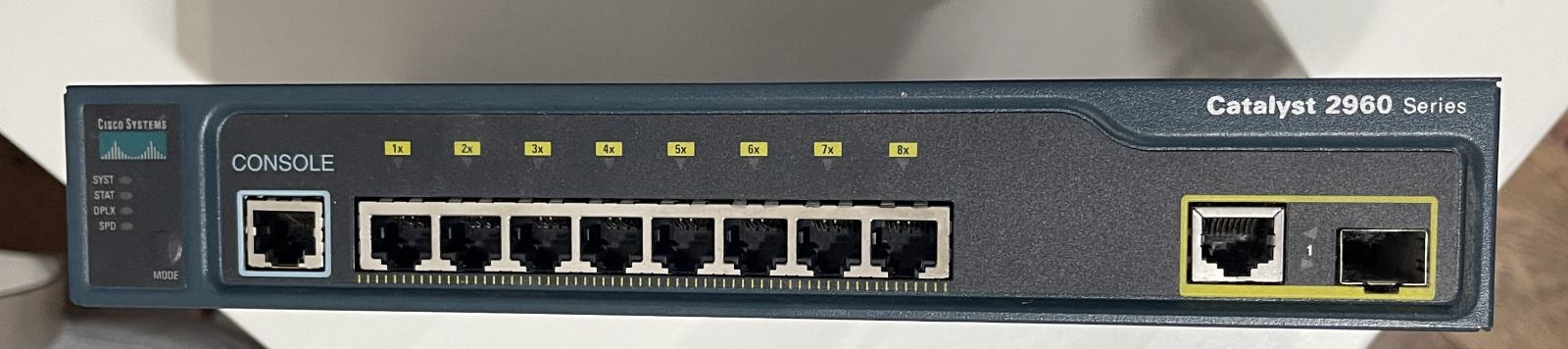 Cisco WS-C2960-8TC-L 8 Ports 10/100 Mbit/s 1 Dual-Purpose Uplink LAN B