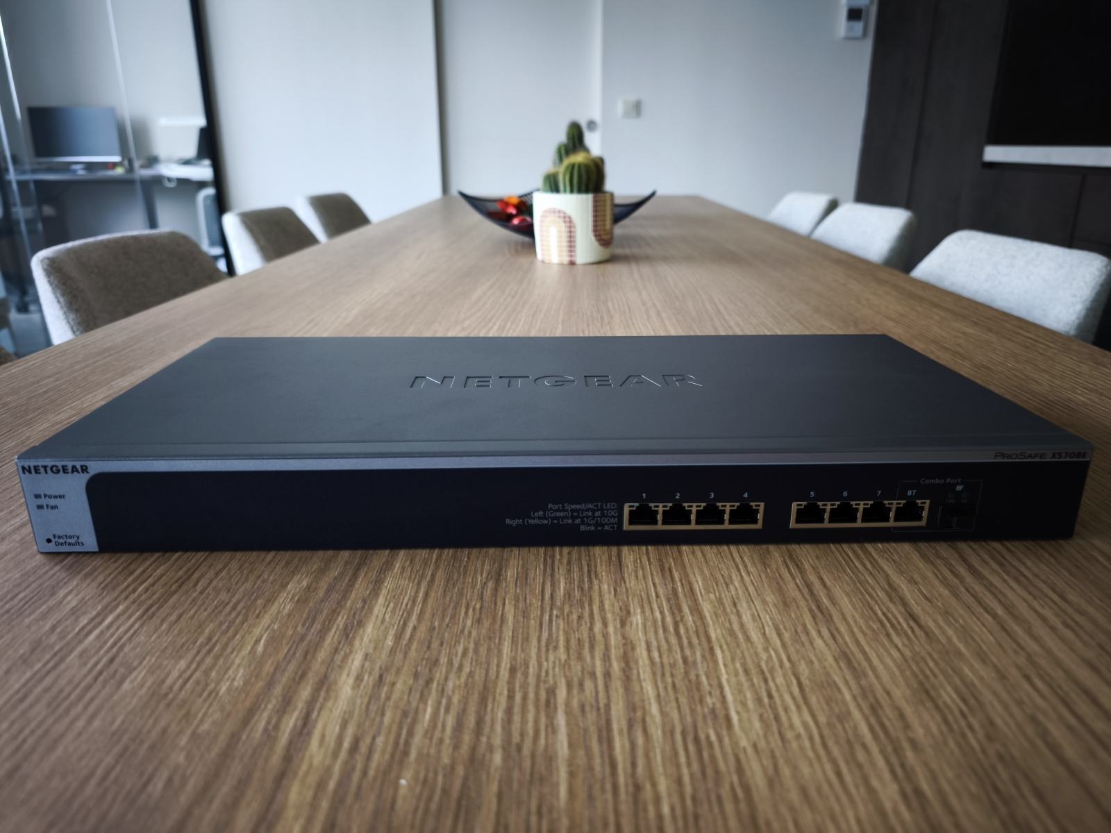 NETGEAR XS708E 8-Port 10-Gigabit Ethernet Smart Managed Plus Switch 1