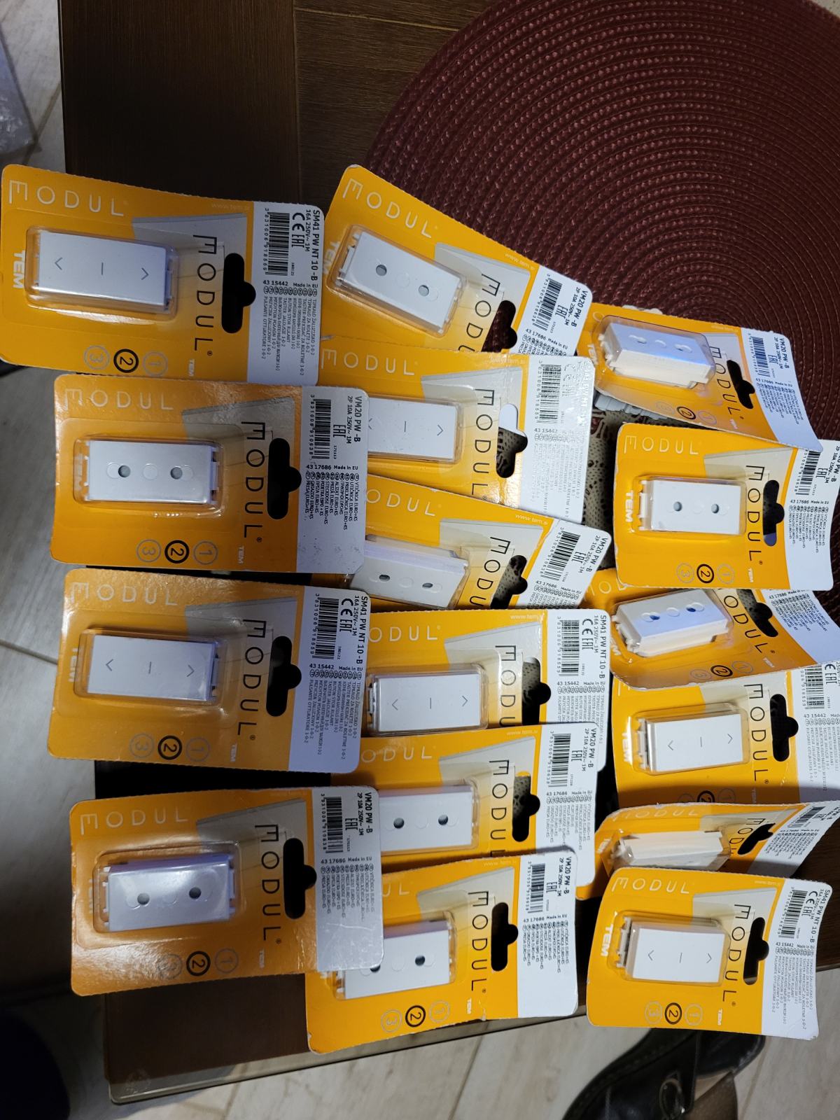 Stikala in vtičnice TEM MODUL