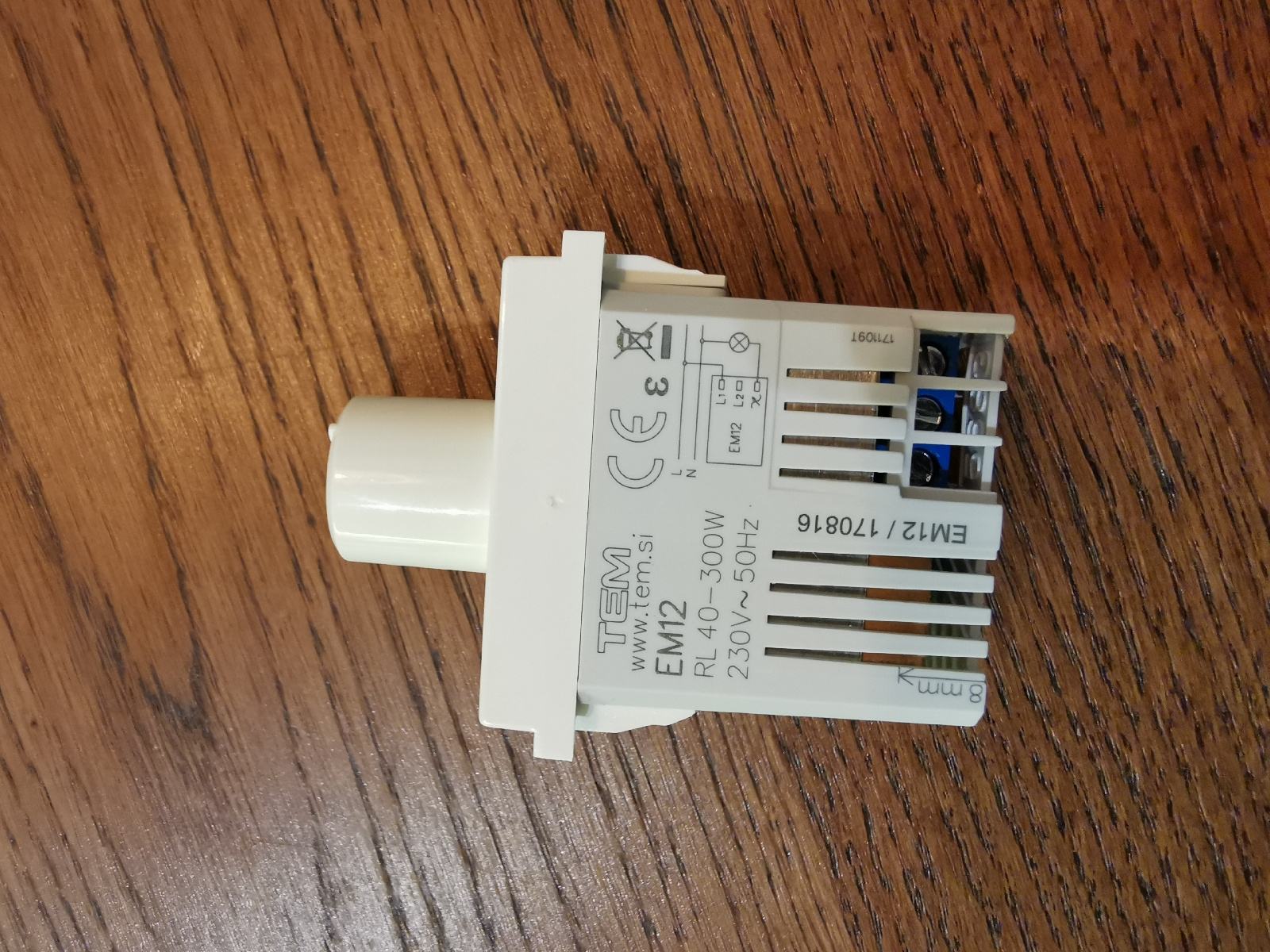 Zatemnitveno stikalo EM13 TEM