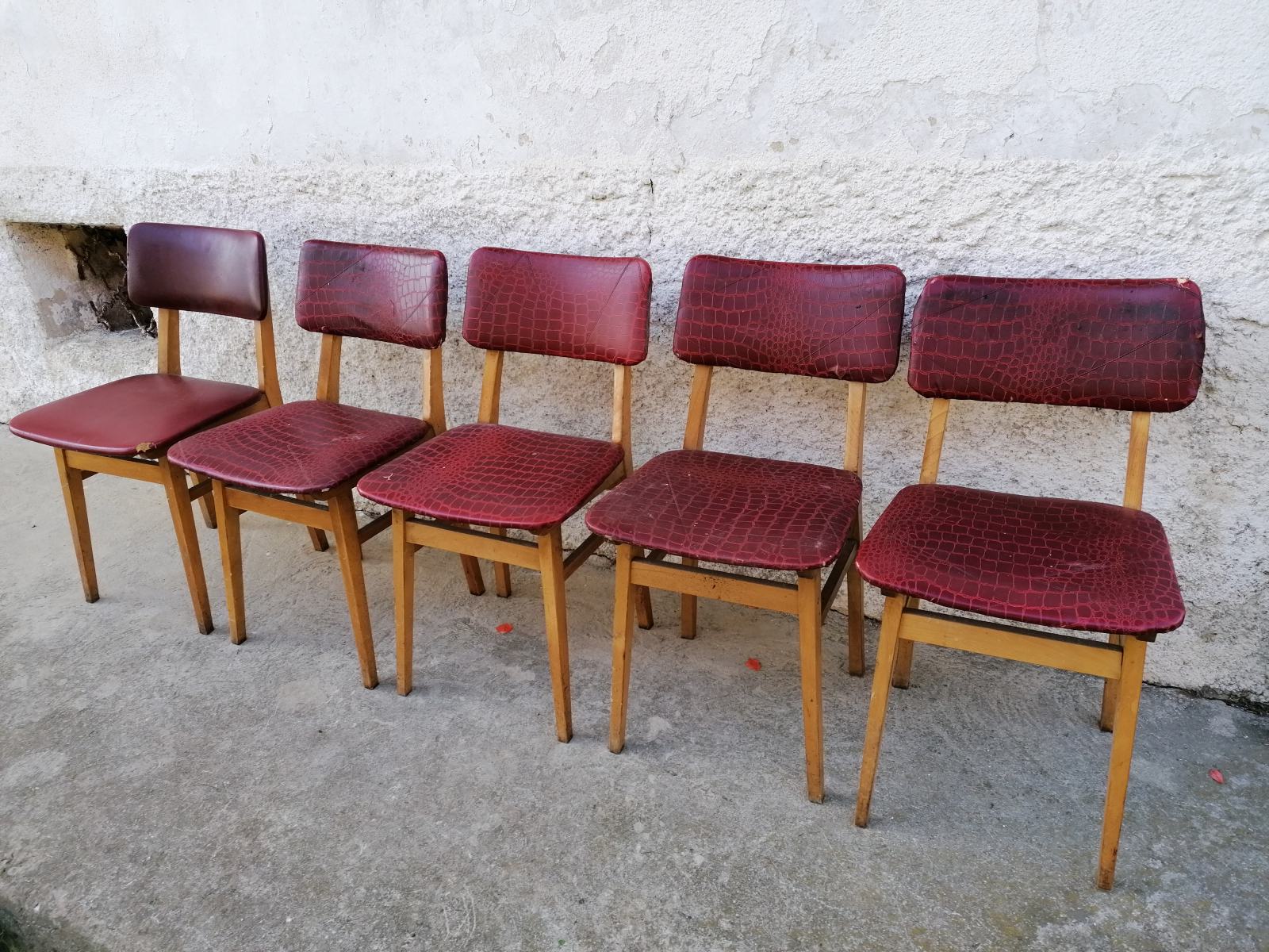 Retro vintage stari stoli stol