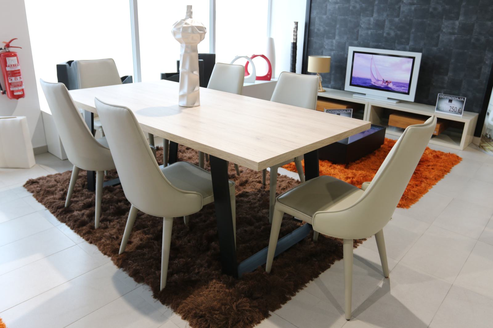 stol Maino Miotto 6 kom