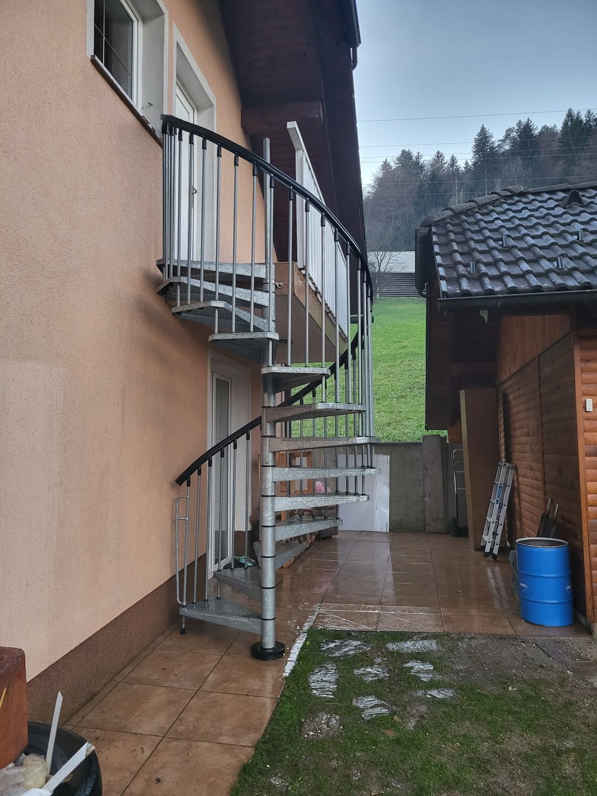 Okrogle zunanje stopnice