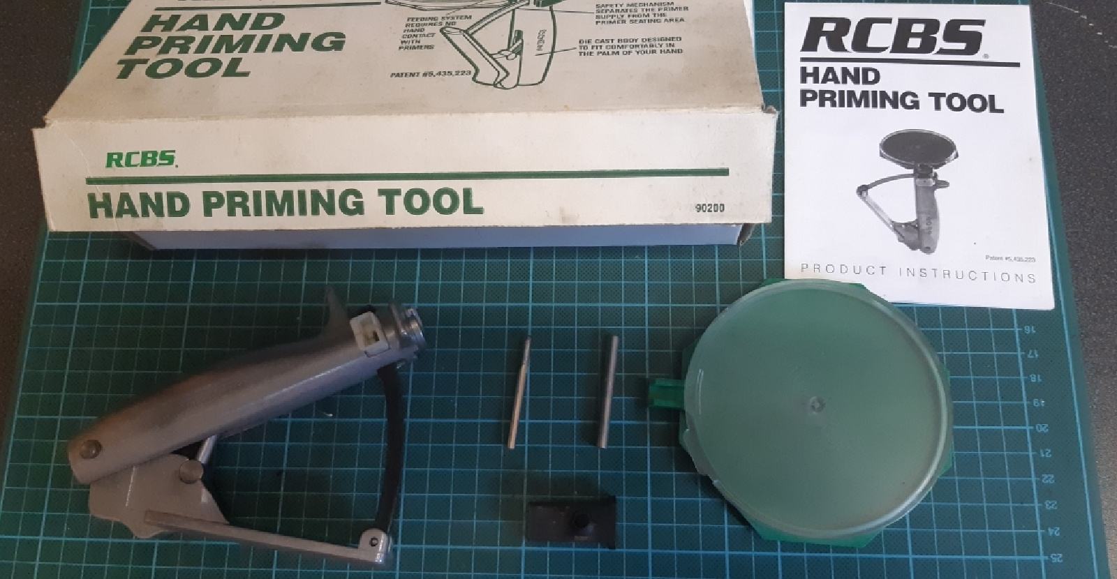 RCBS hand priming tool
