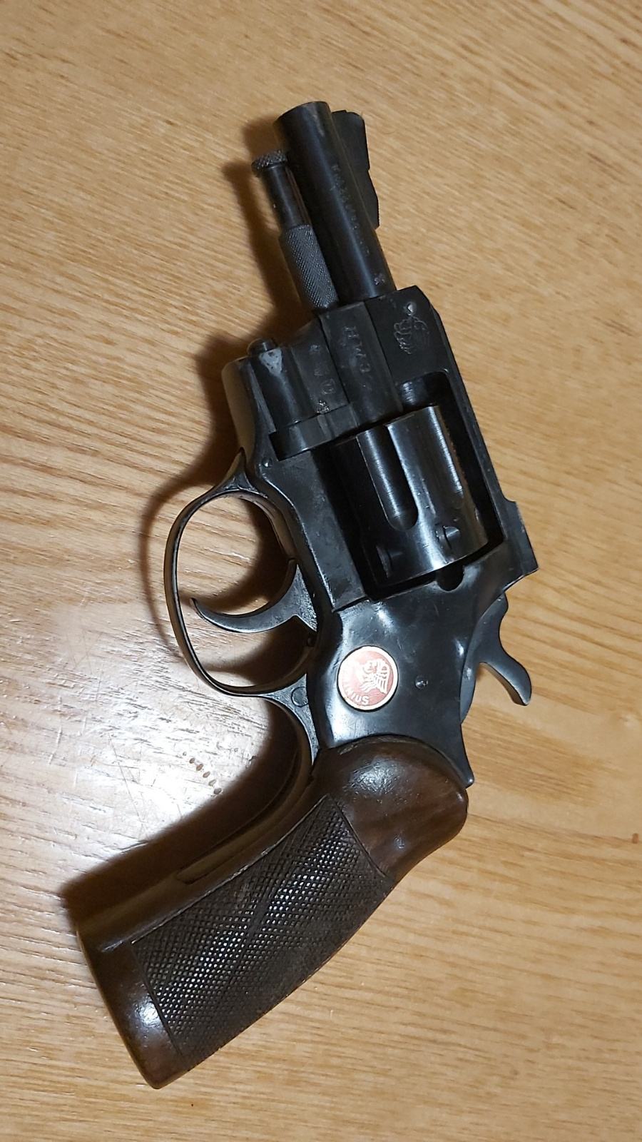 Revolver LR22 Magnum