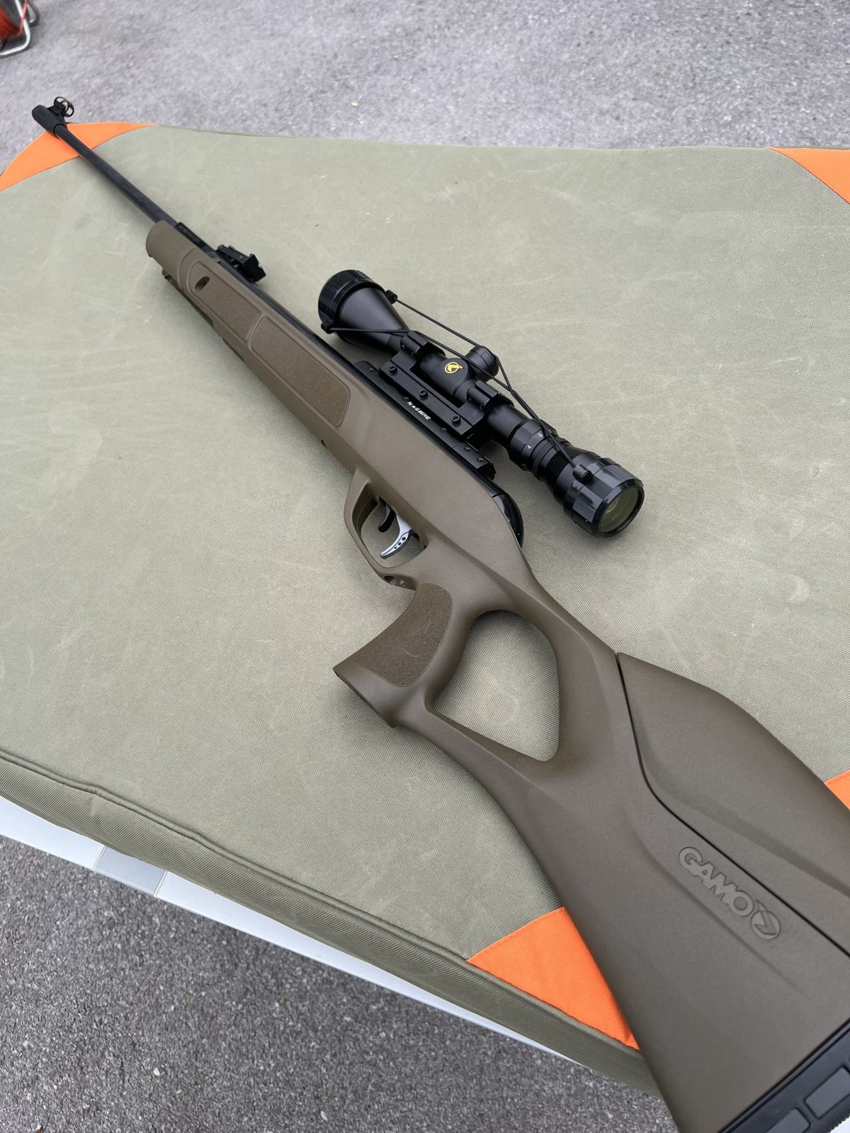 ZRAČNA PUŠKA GAMO G-Magnum 1250 JUNGLE 5,5 mm + optika 3-9X40