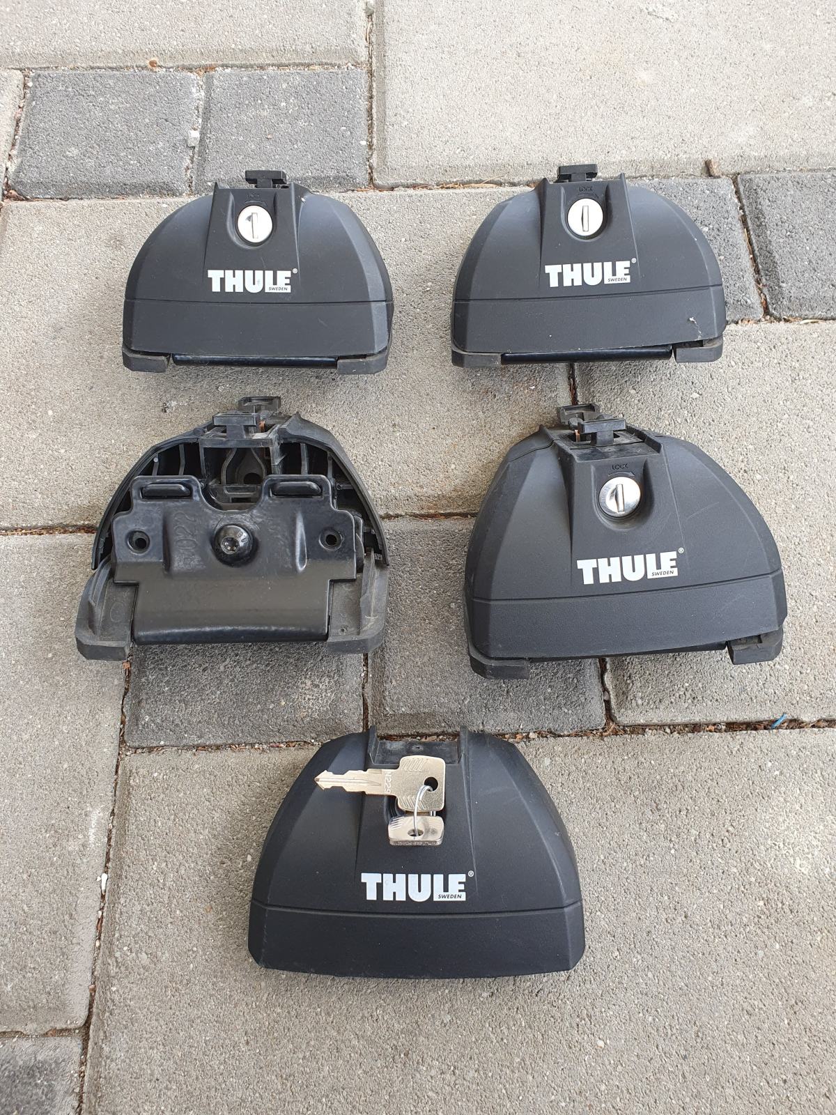 4x Thule Rapid System 753 noga in 4021 montirni kit za Volvo V60 1