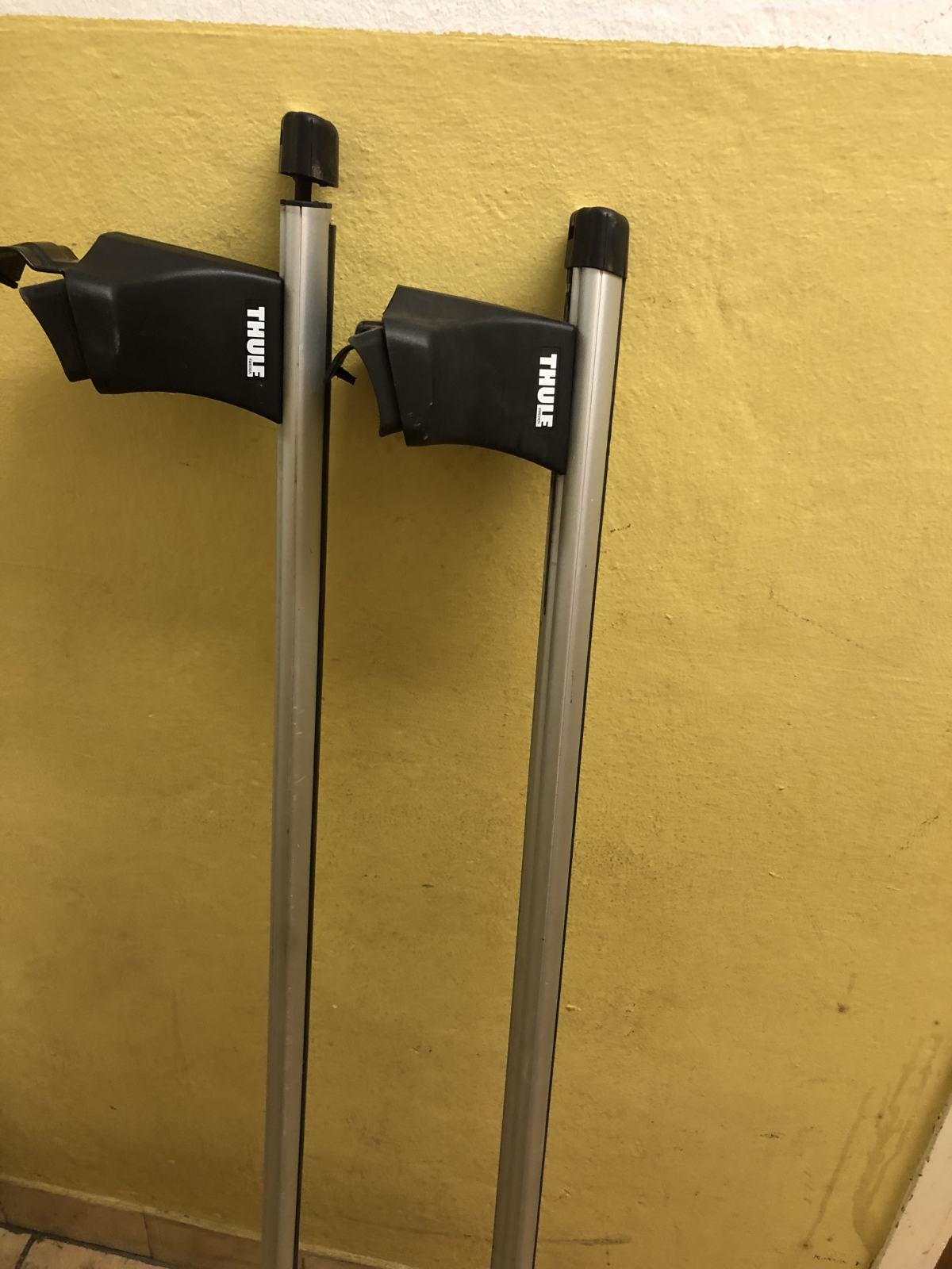 Strešni nosilci Thule 1200