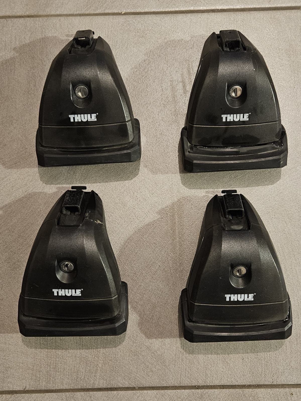 Thule Rapid System 751 noga + Thule Kit 7010