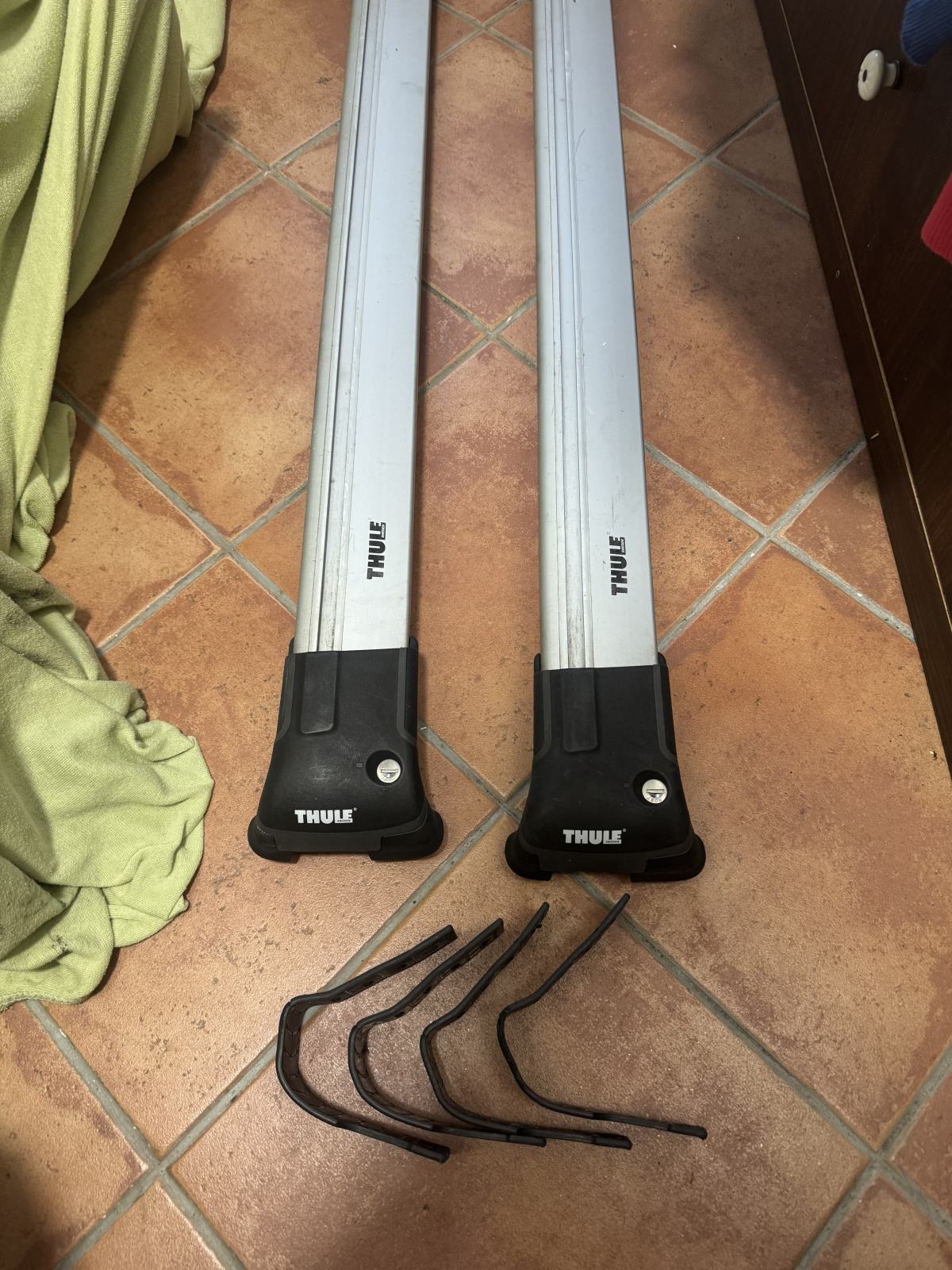 Thule strešni nosilci Wingbar Edge 9581 prečke, kovček, kolo Toyota,