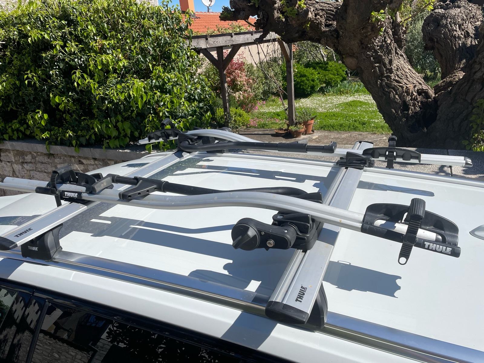 Thule strešni nosilec Volvo V60 2010-2018