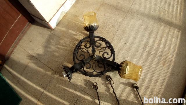 Kroparski kovan lestenec