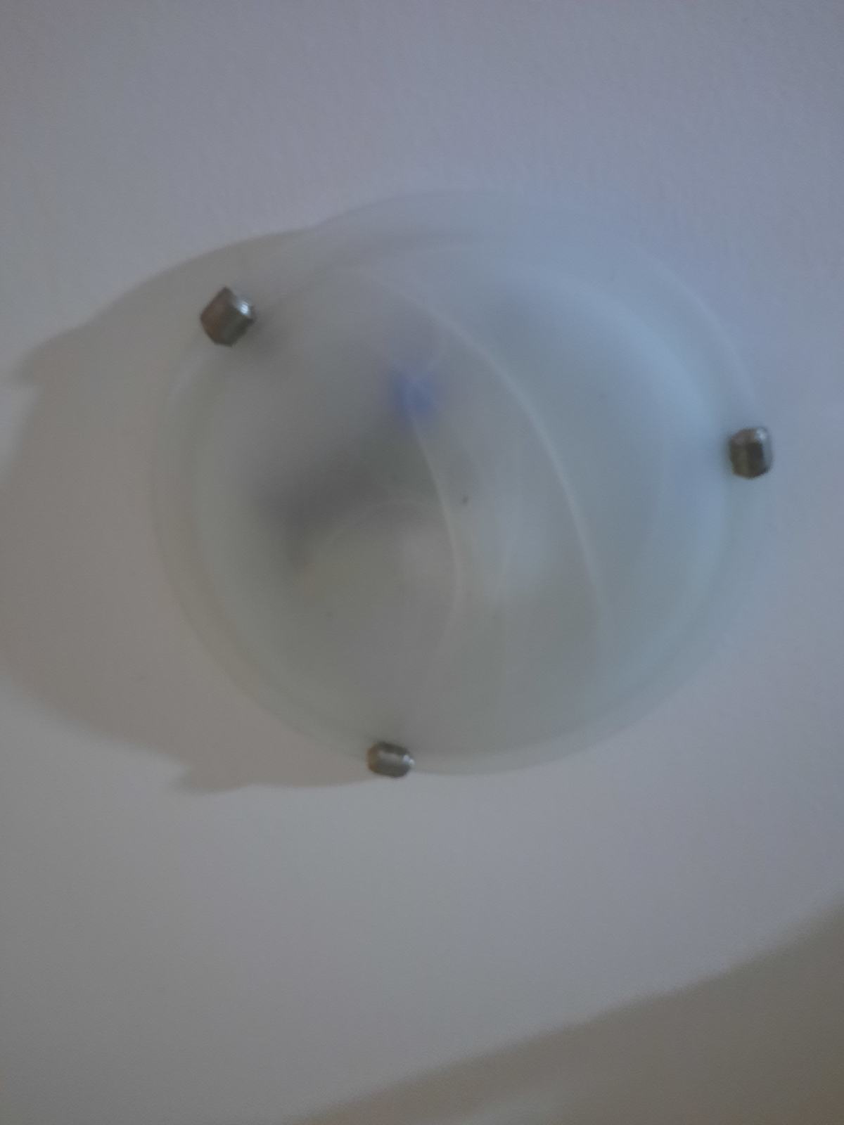 Plafonjera, belo mat steklo, navoj E27, premer 30cm