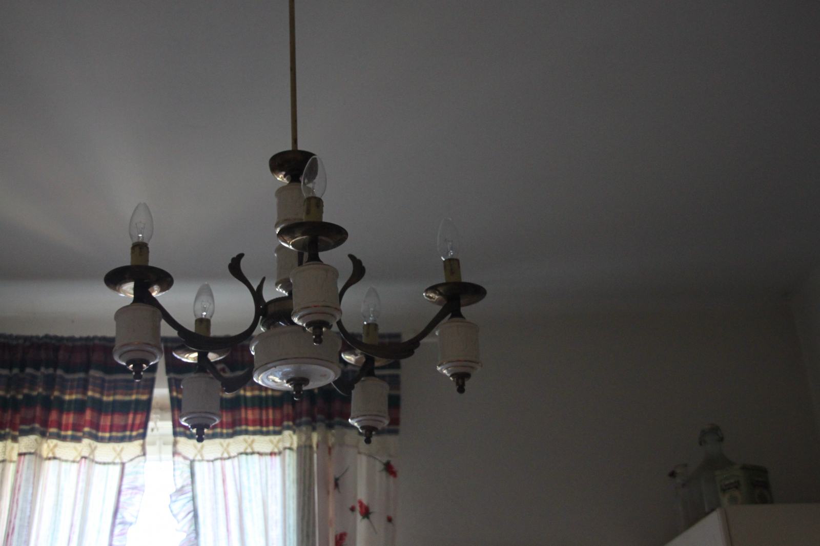 Prodam starinski lestenec