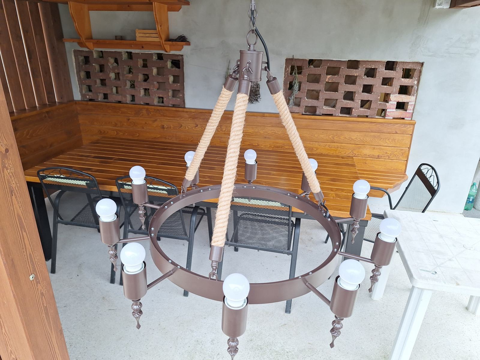 PRODAM STROPNI LESTENEC