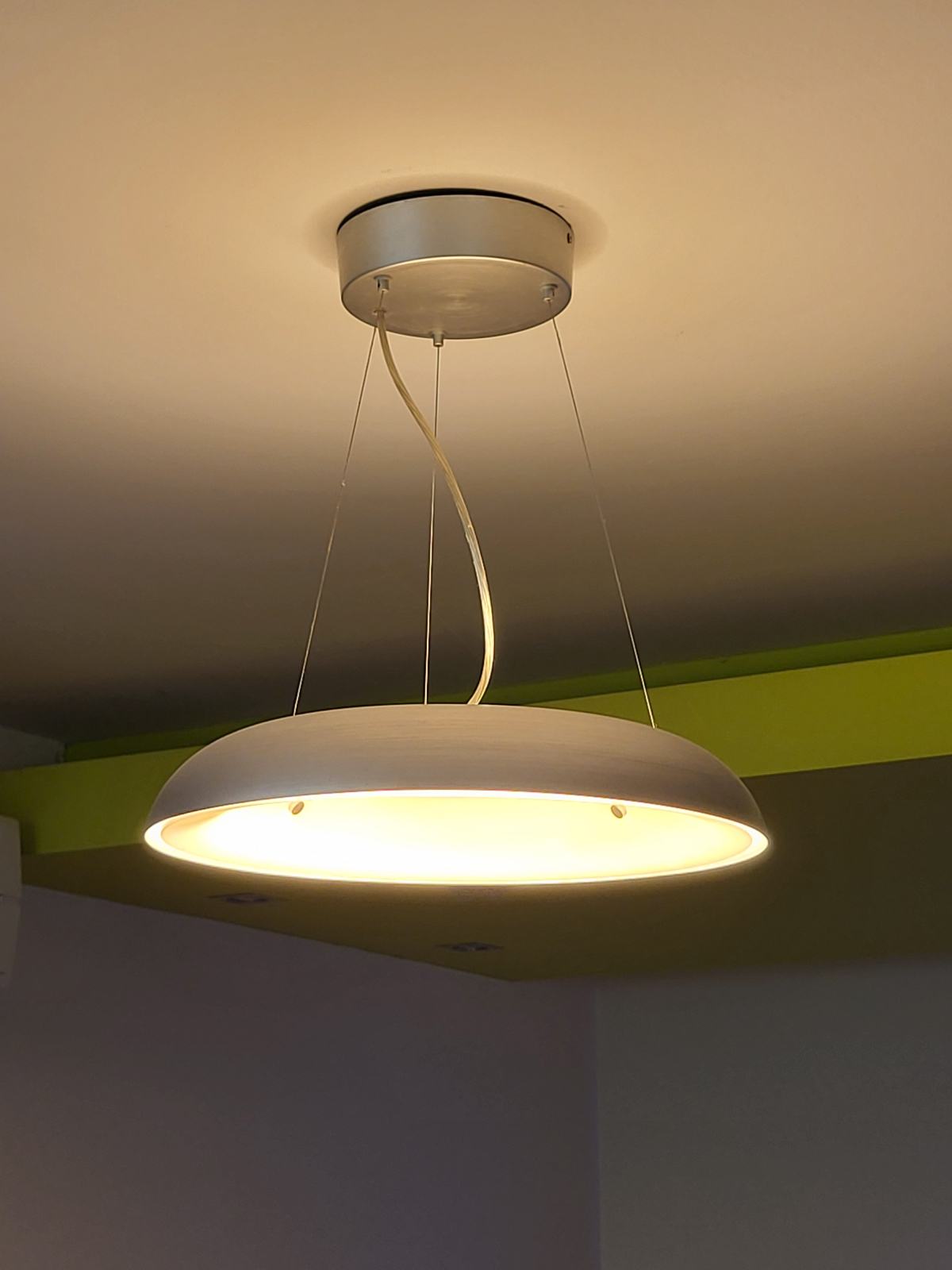 Viseča luč za dnevno sobo