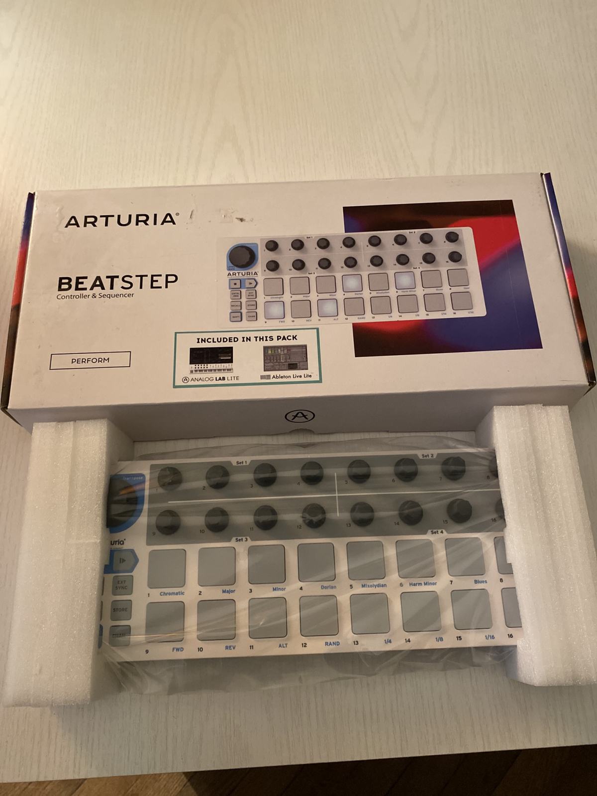 Arturia Beatstep | Usb Midi Controller And Sequencer