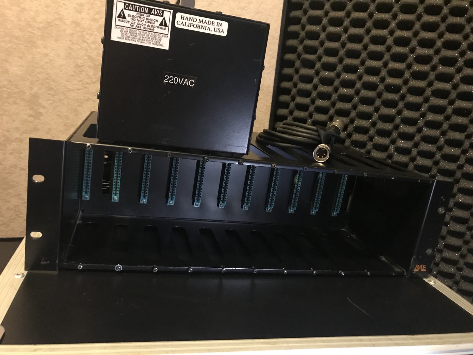 BAE 11-Space 500 Series Rack + PSU