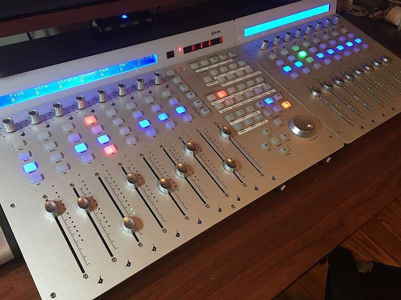 iCON QCon PRO in QCon Ex