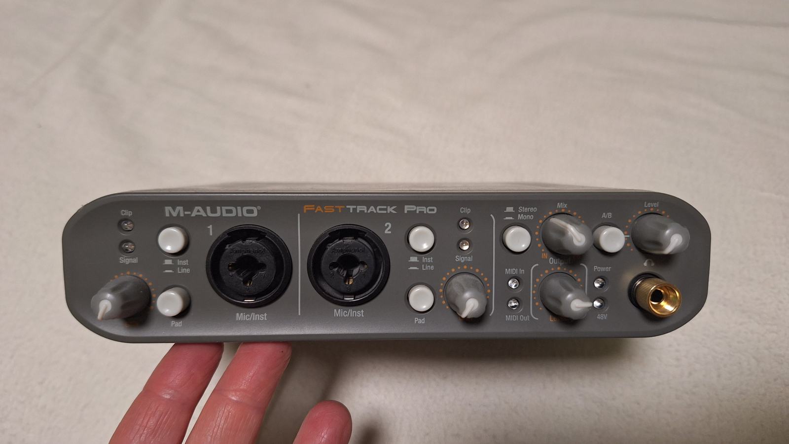 M-AUDIO fast track pro