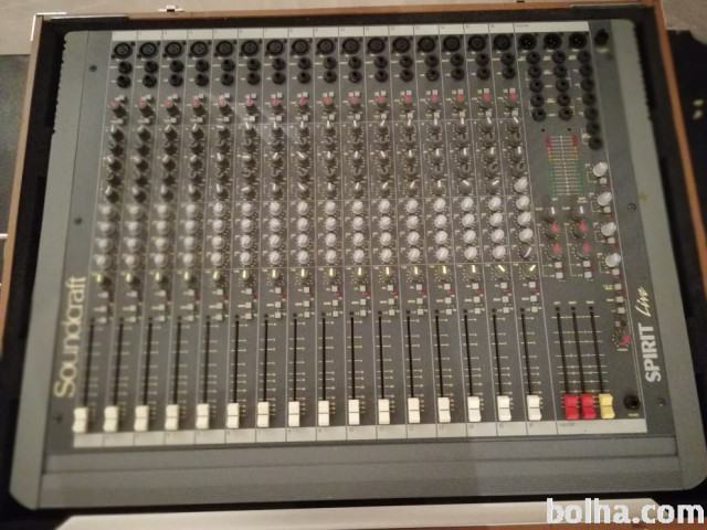 Mesalna miza Soundcraft spirit live 16 ch