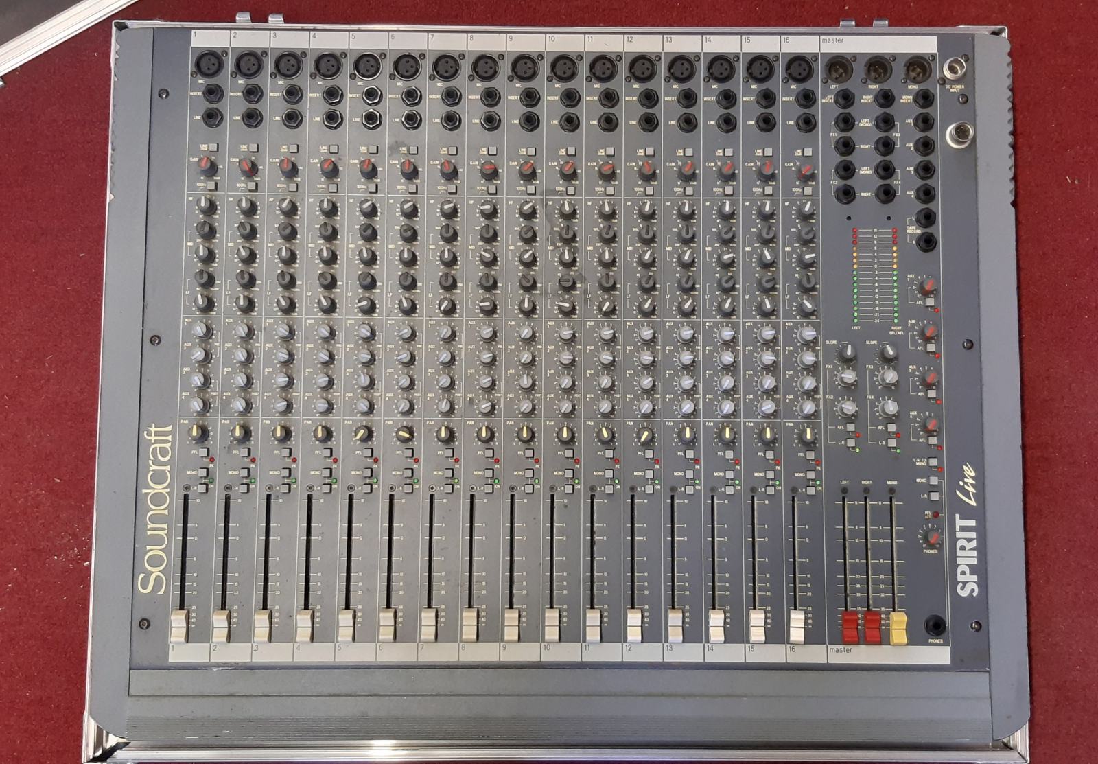 Mešalna miza Soundcraft spirit live 16