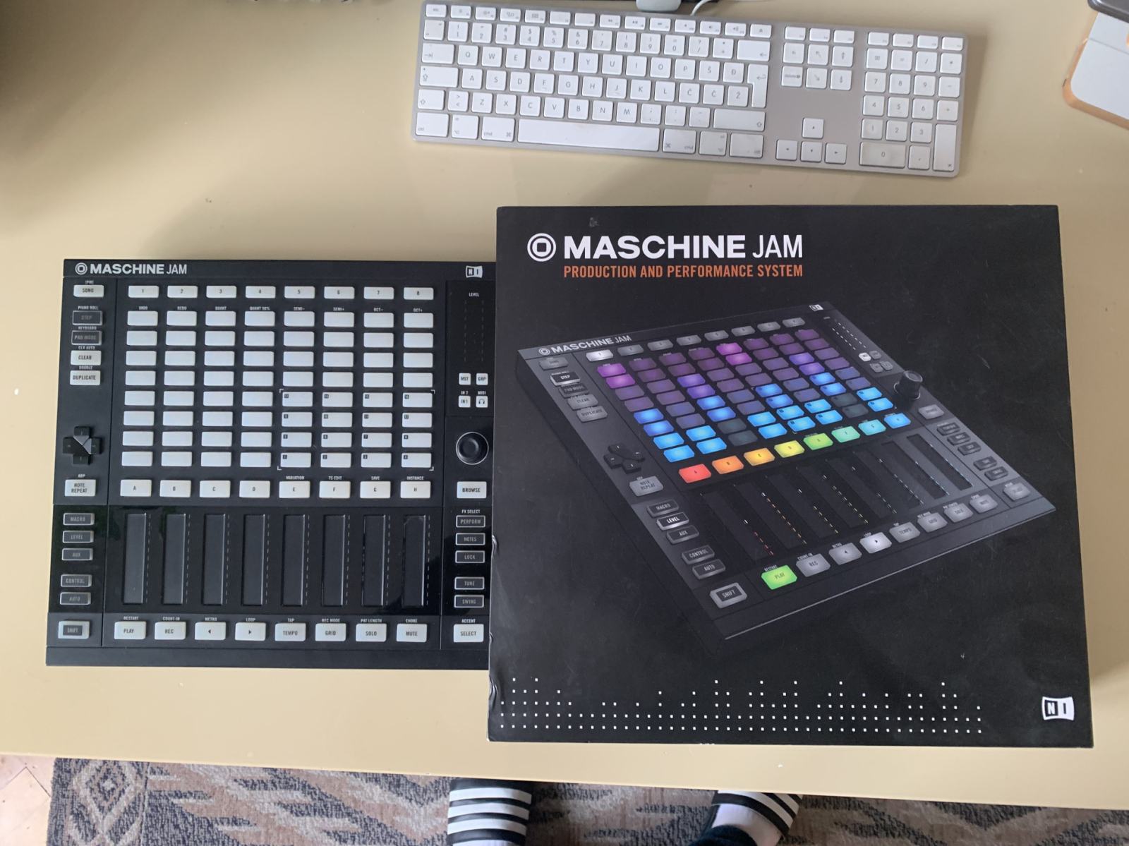 Native Instruments Machine JAM (zelo ohranjeno) + Original škatla