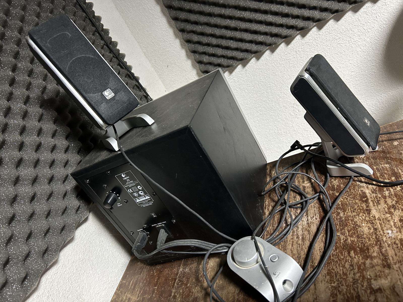 Prodam sistem 2.1 Logitech Z3