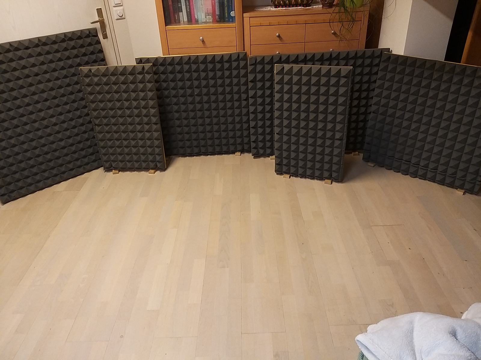 Protihrupna pena, zvočna izolacija, Plamafon za studio 5 cm debeline