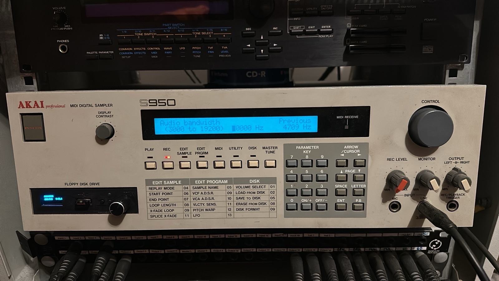 Sampler akai s950