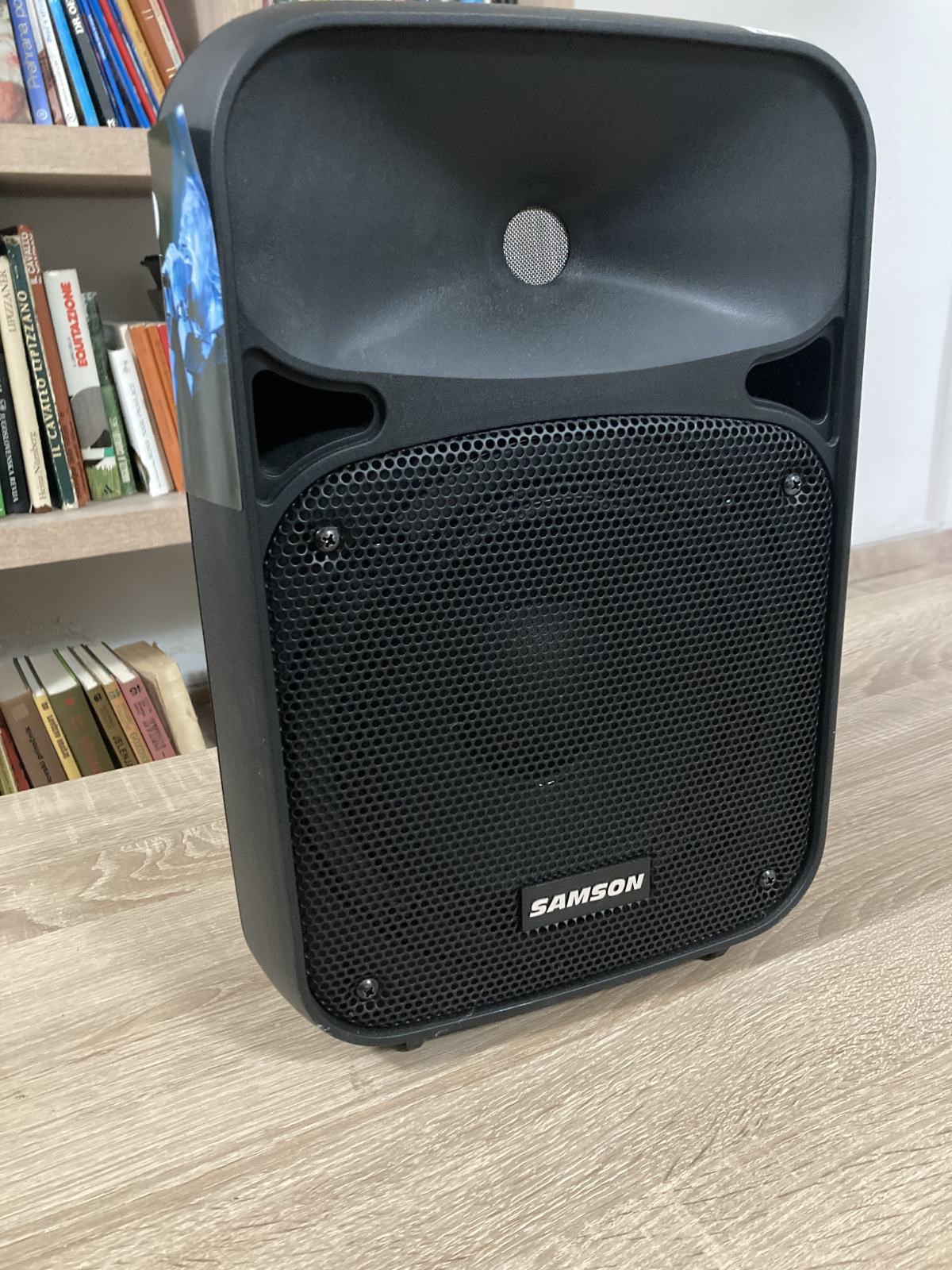 Samson AURO D208 aktiven zvočnik