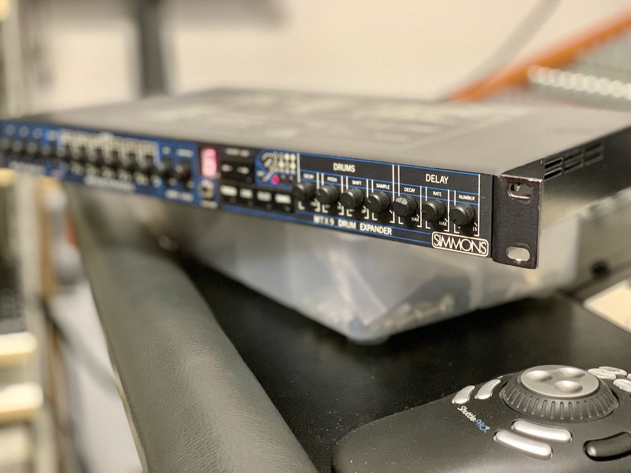 Simmons MTX 9 Vintage Drum Machine