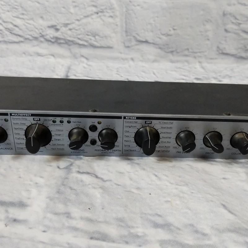 TC Electronic M300 multi effect rack efekt