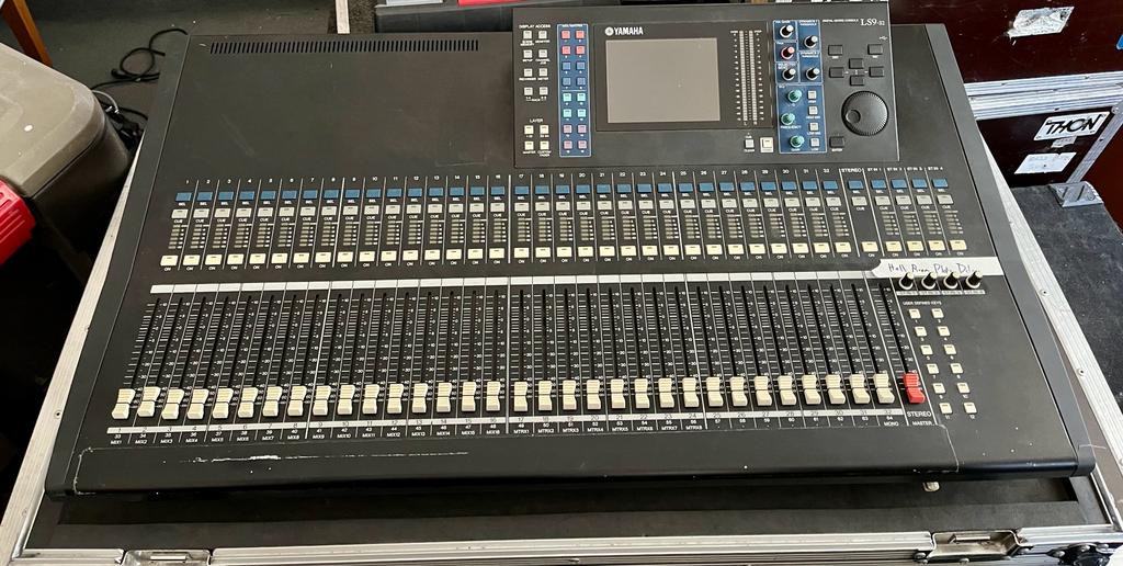 Yamaha LS9 + 2x stage box SB168-ES