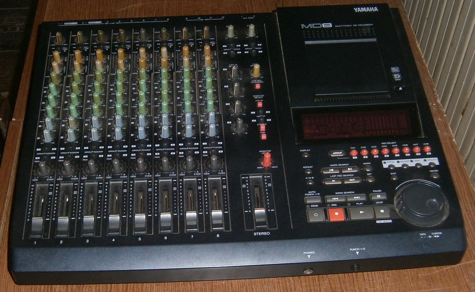 YAMAHA MD8 MULTITRACK MD RECORDER