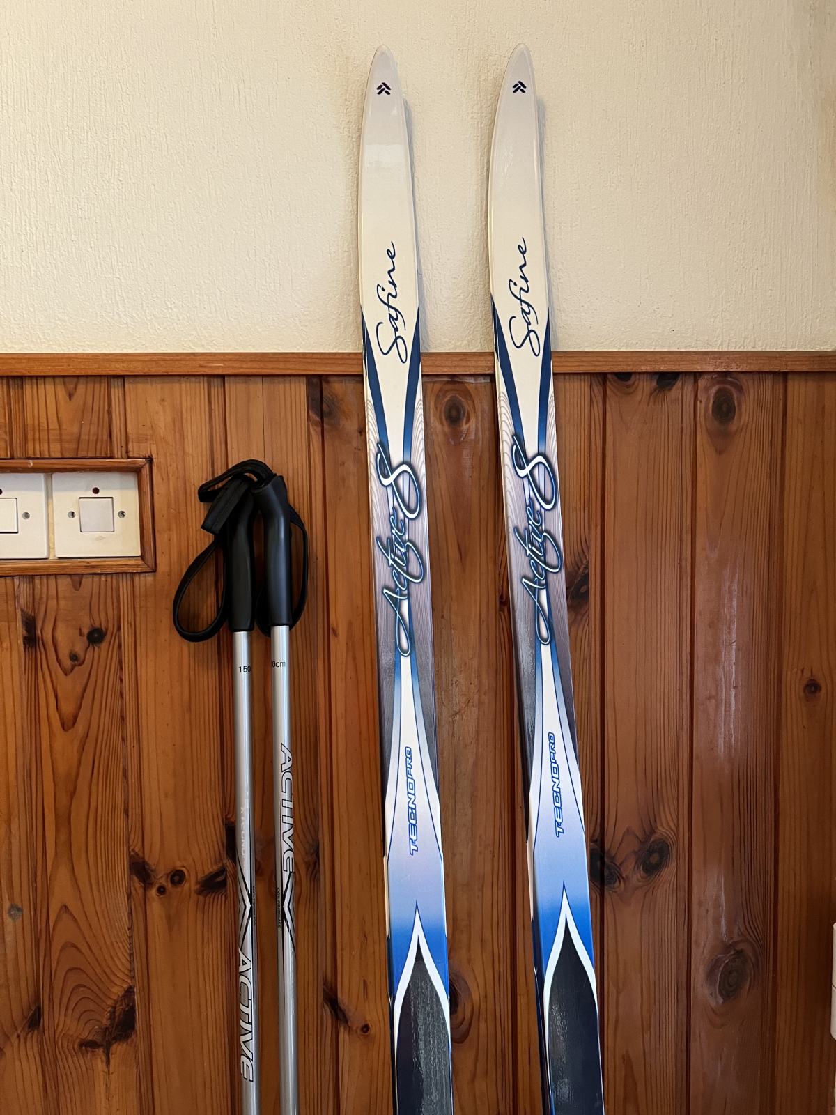 tekaške smuči Technopro Safine 191 cm + palice 150 cm