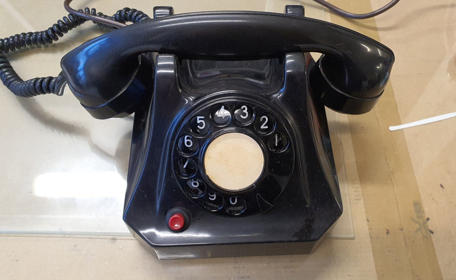 CHR. GFELLER BERN - star švicarski telefon
