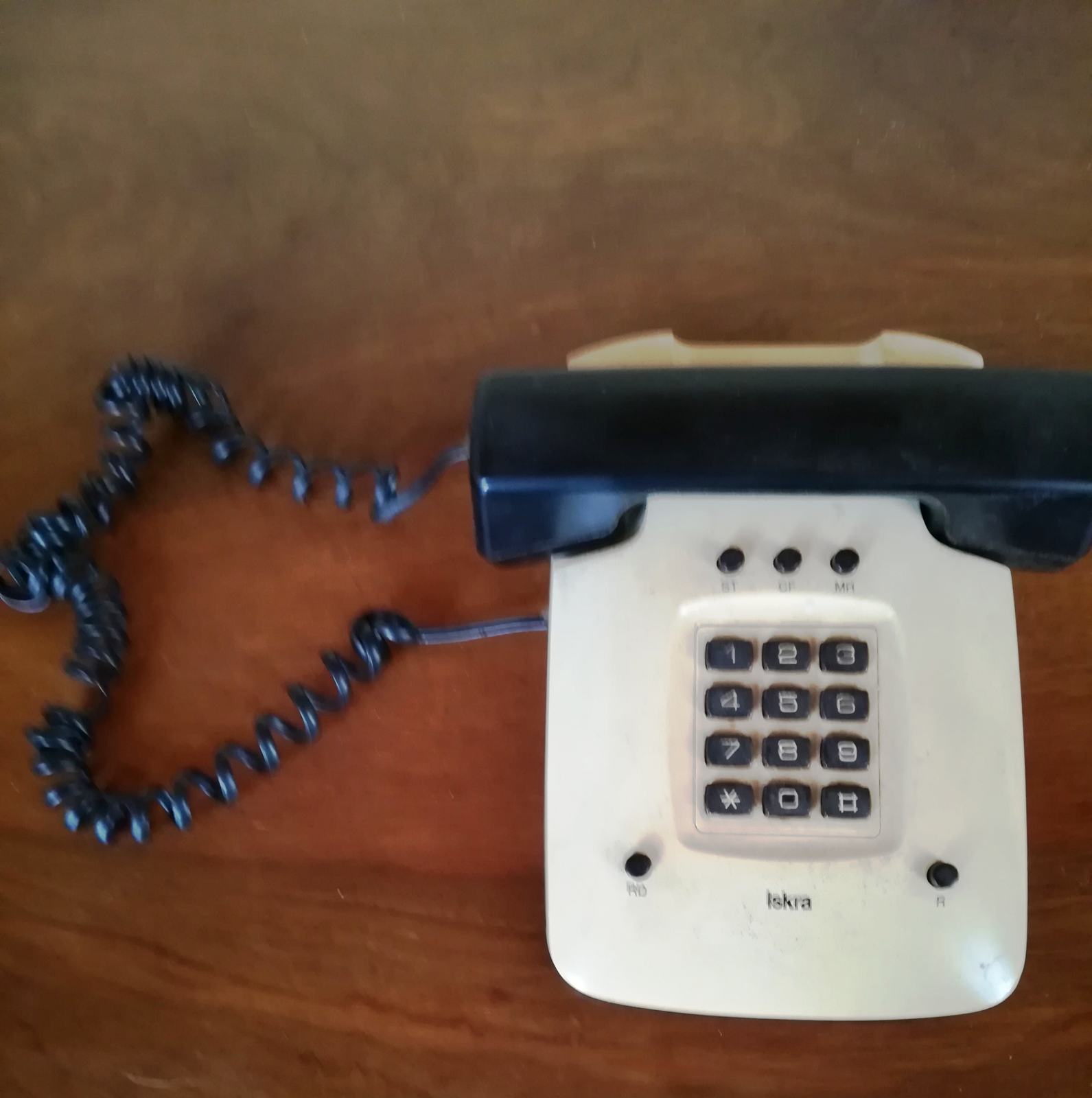 STACIONARNI TELEFON ISKRA ETA 8885, letnik1994