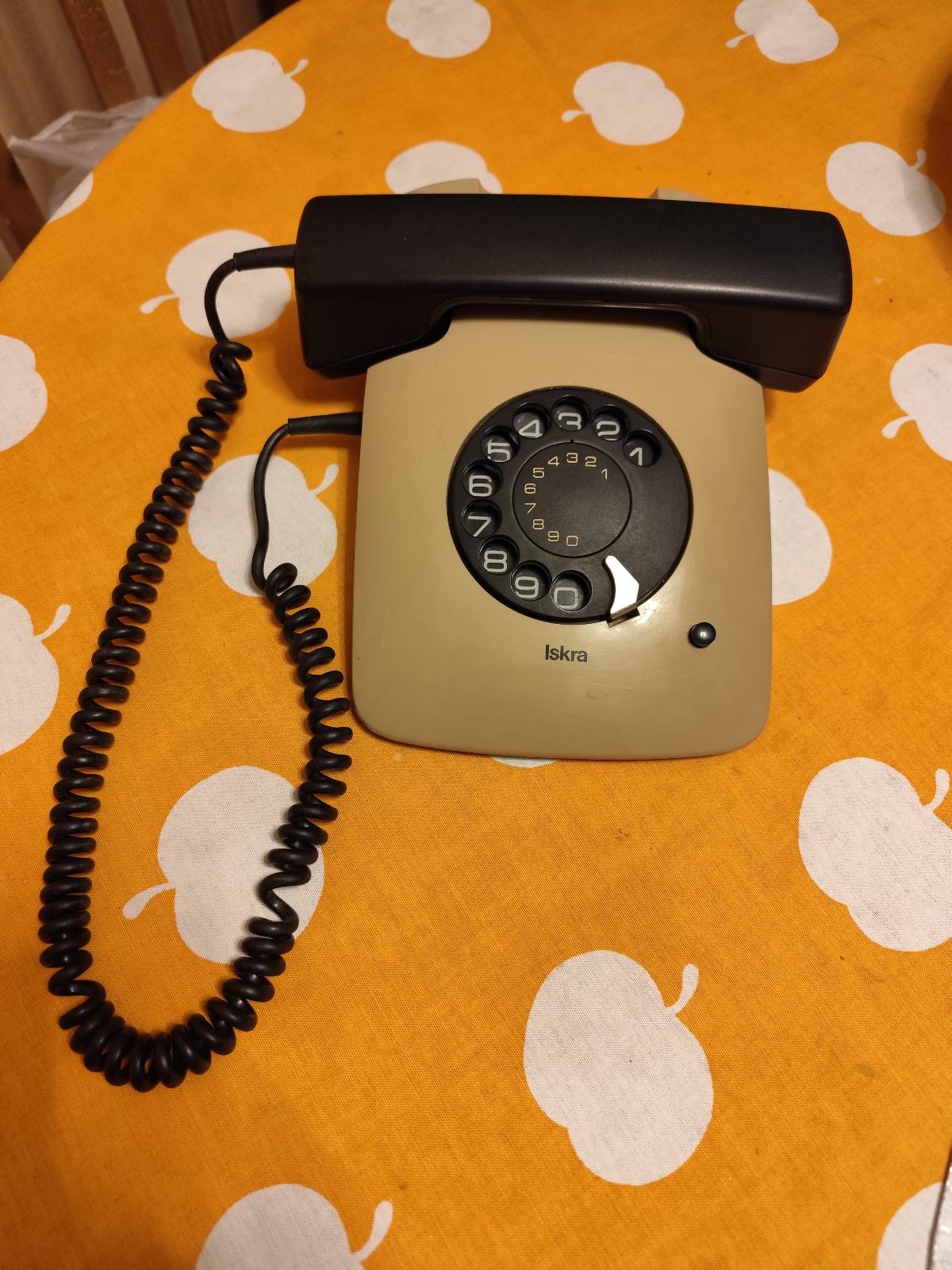 Stacionarni telefon Iskra