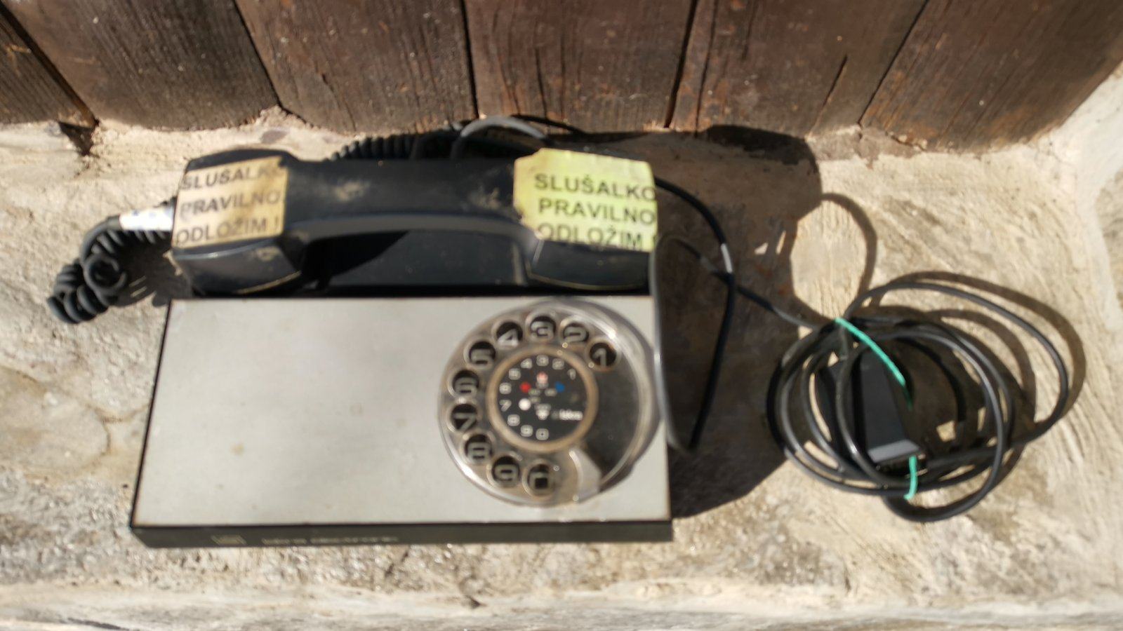 Star telefon ISKRA ATA 40 - CONTINENTAL prodam