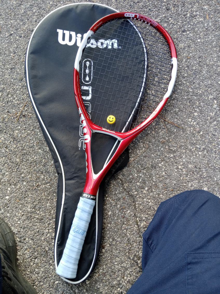 Tenis lopar nov za dobre rekreativce
