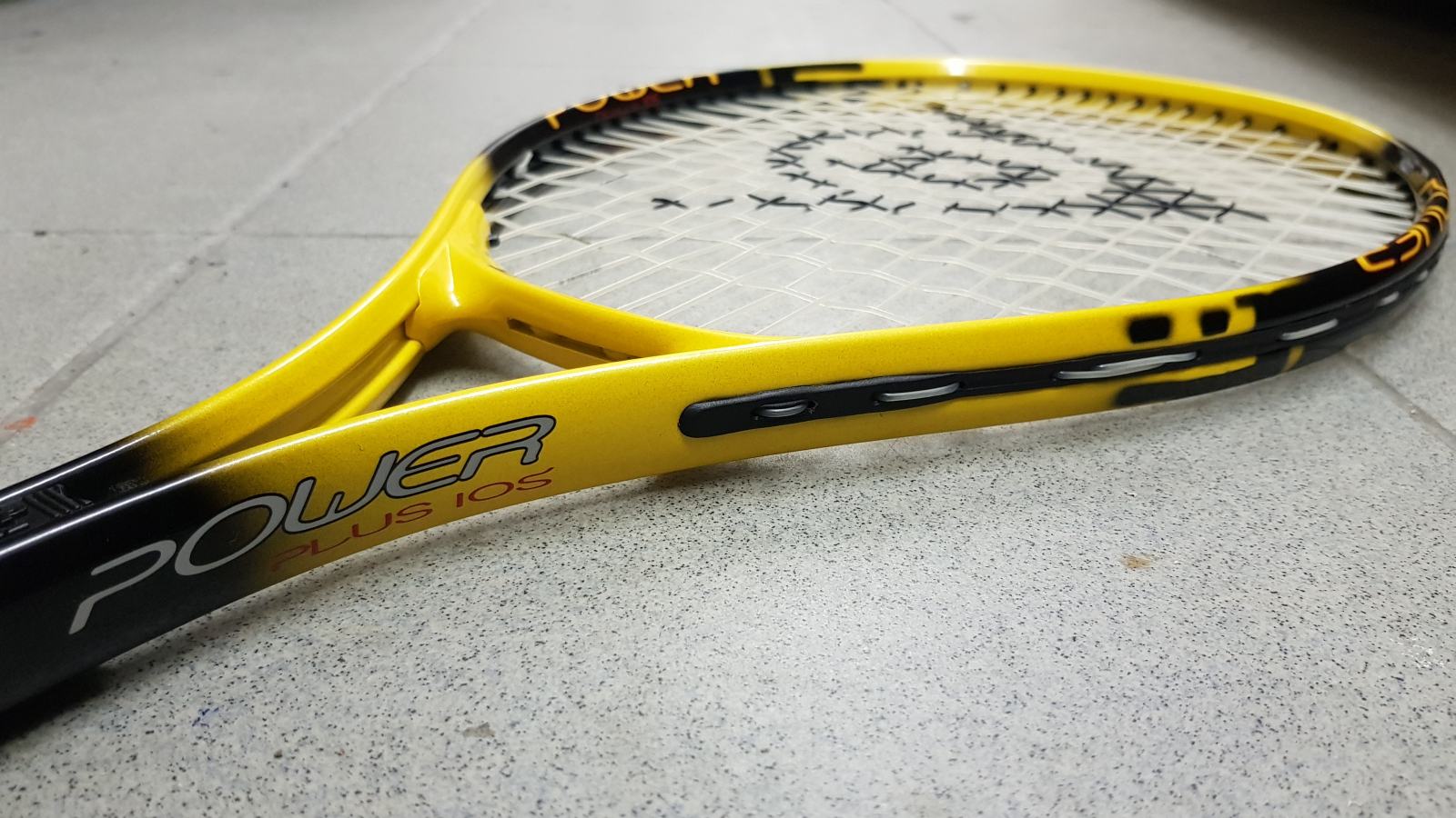 Tenis lopar