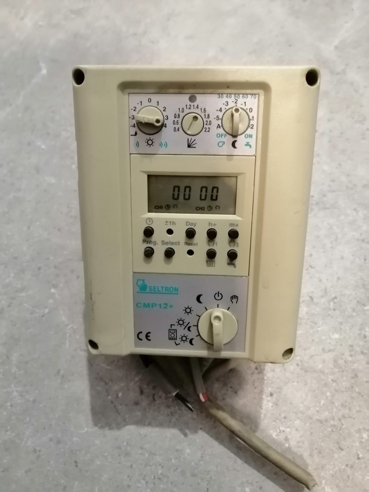 Seltron CMP12+ regulator