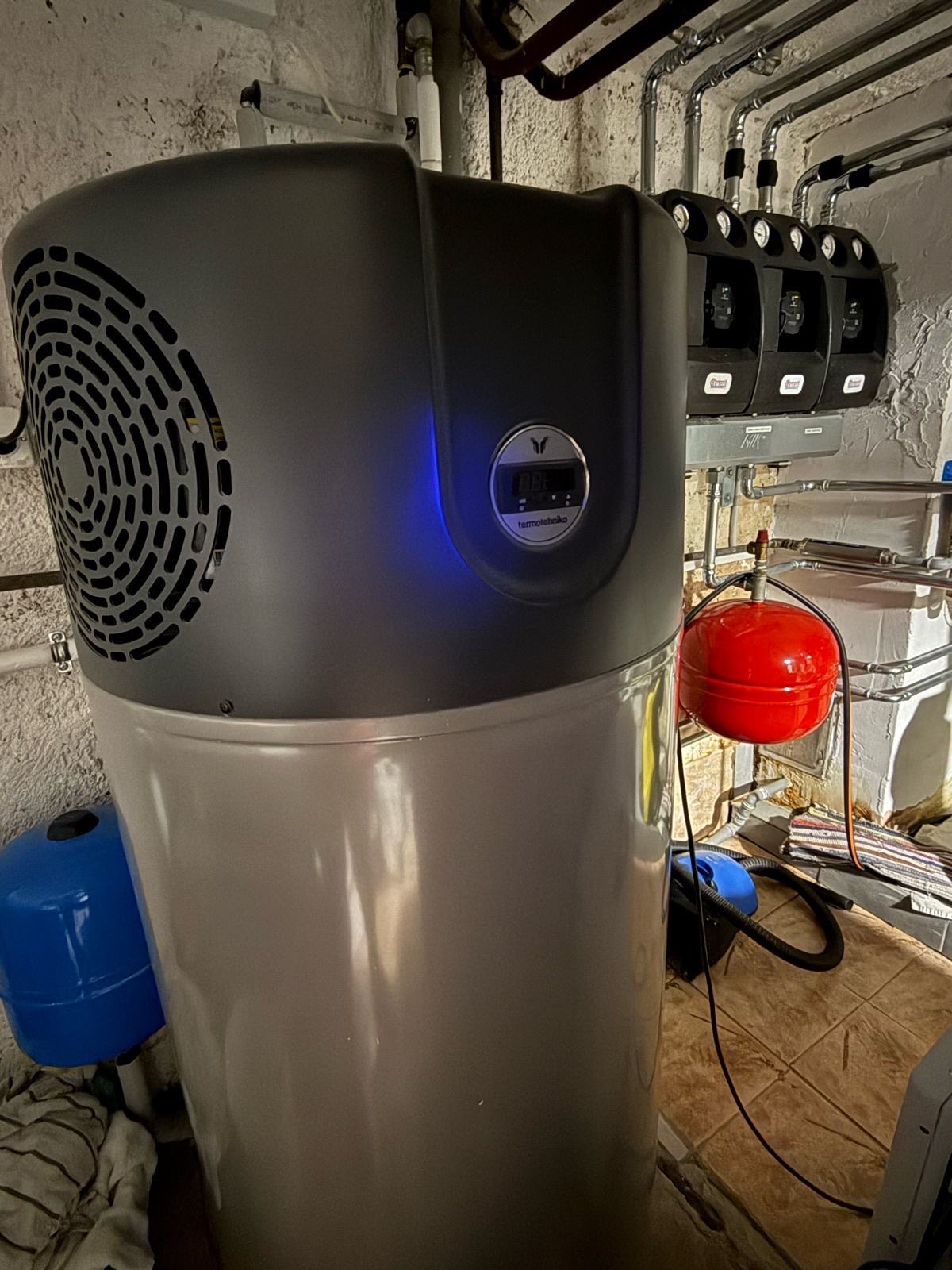 Sanitarna toplotna črpalka Termotehnika 230l