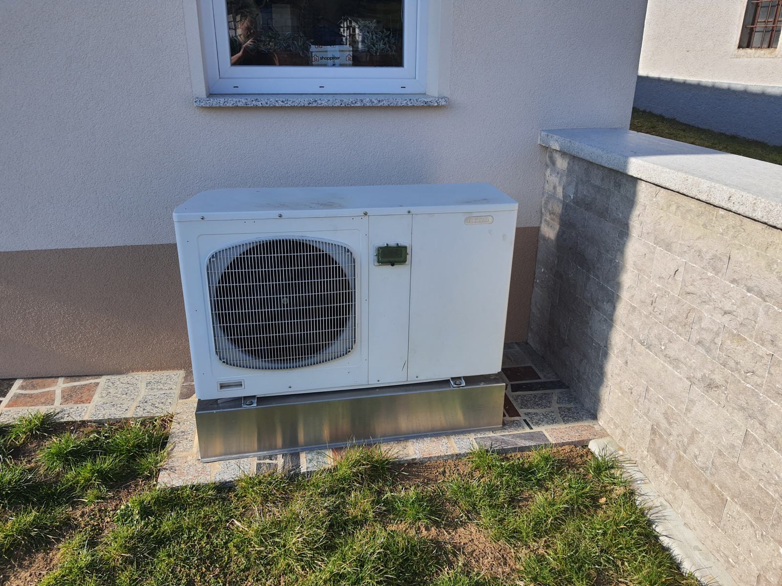 Toplotna črpalka Termotehnika TČK ZVR9 za ogrevanje objekta