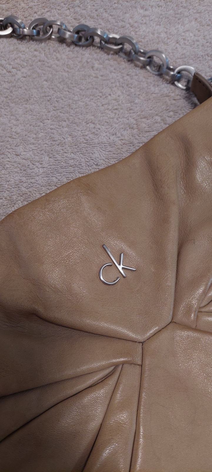 Ck Calvin Klein usnjena bež torbica