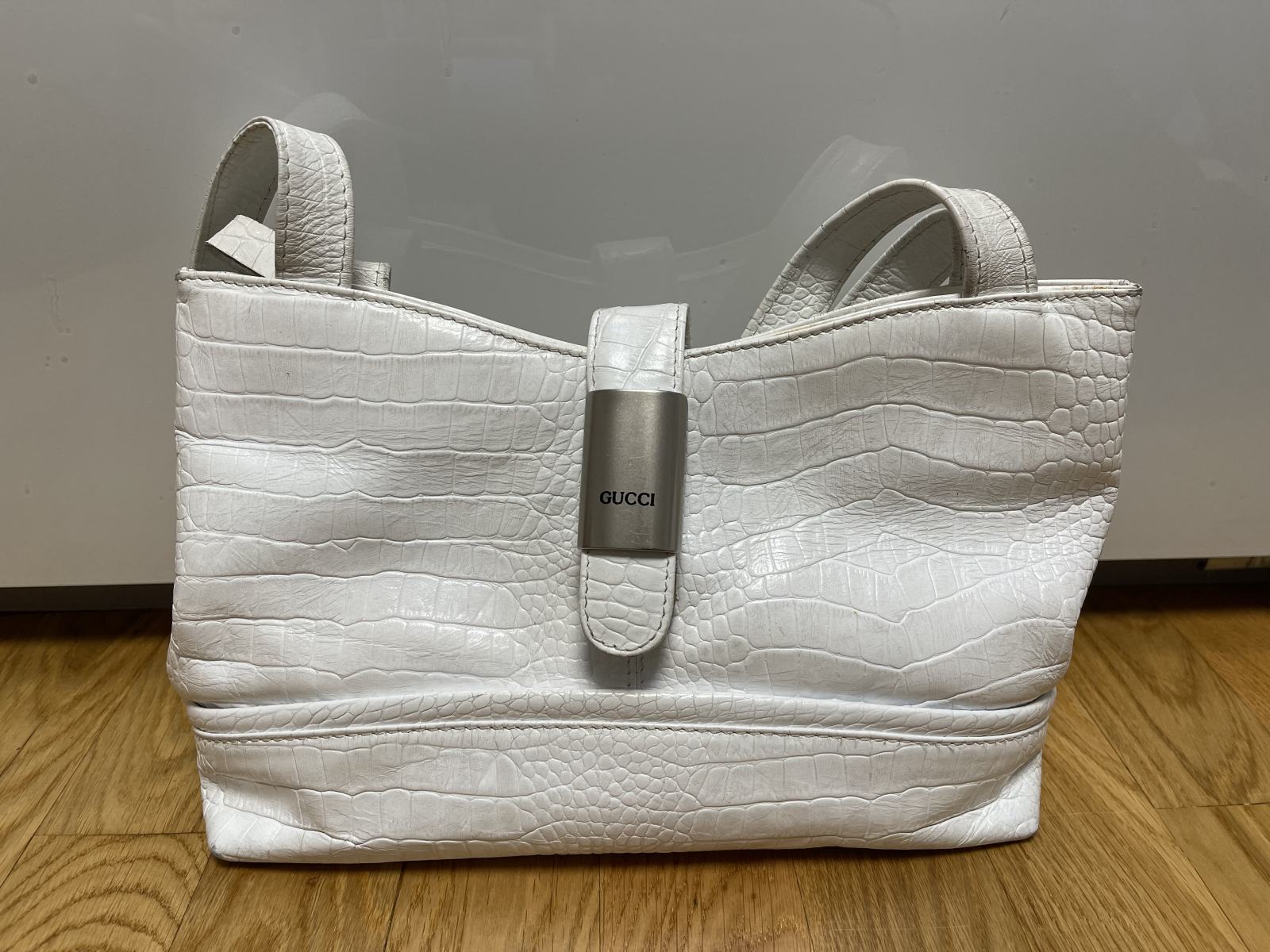 Gucci torbica bele barve