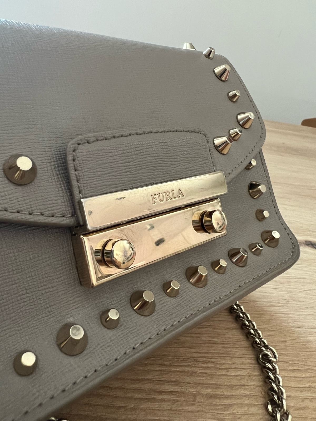 Zenska torbica Furla